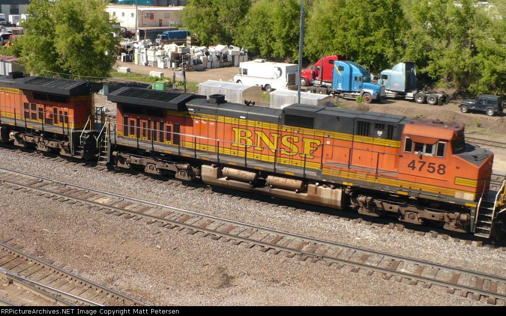 BNSF 4758